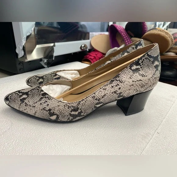 Shoes | Naturalizer Womens Mali Pointed Toe Pump Size 75w | Poshmark